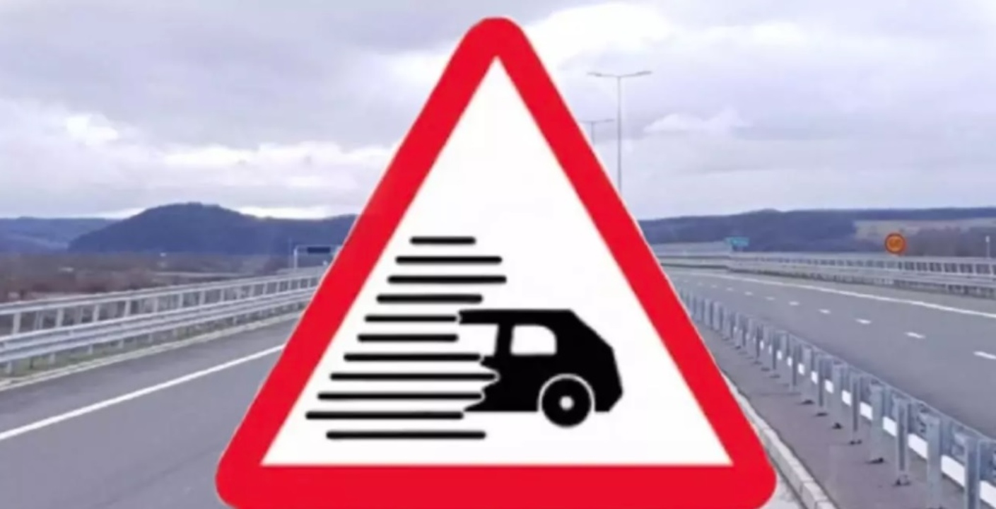 Un semn de circulație dă bătăi de cap multor șoferi. Tu știi ce înseamnă? Un semn de circulație dă bătăi de cap multor șoferi. Tu știi ce înseamnă?